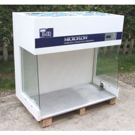 Bioquell Microflow 1.2 Horizontal Laminar Flow Workstation