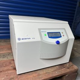 Centrifuge Sigma 4-5L 4 x 750ml with Swing-out Rotor and Buckets 10405
