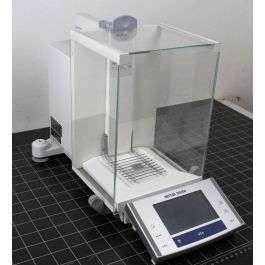 Mettler Toledo XS205DU Analytical Balance
